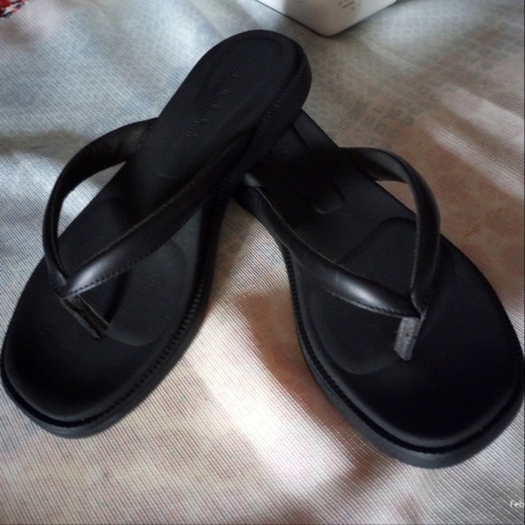 Reef | Shoes | Reef Lofty Lux Black Leather Thong Sandals Nwot | Poshmark